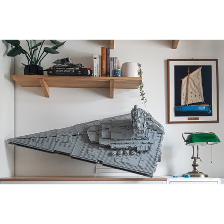 Destroyer UCS 75252 - On the side