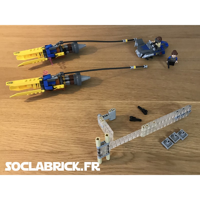 Display stand for LEGO 75258 Anakin's Pod-Racer