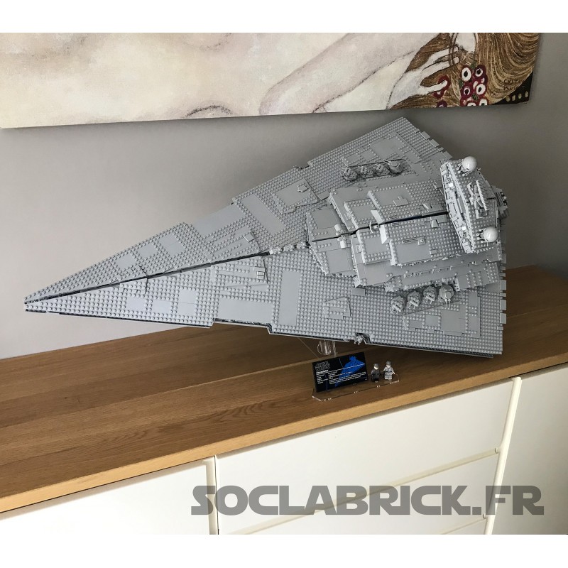 Destroyer UCS 75252 - de biais