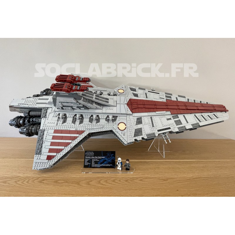 Venator UCS 75367 - On the side