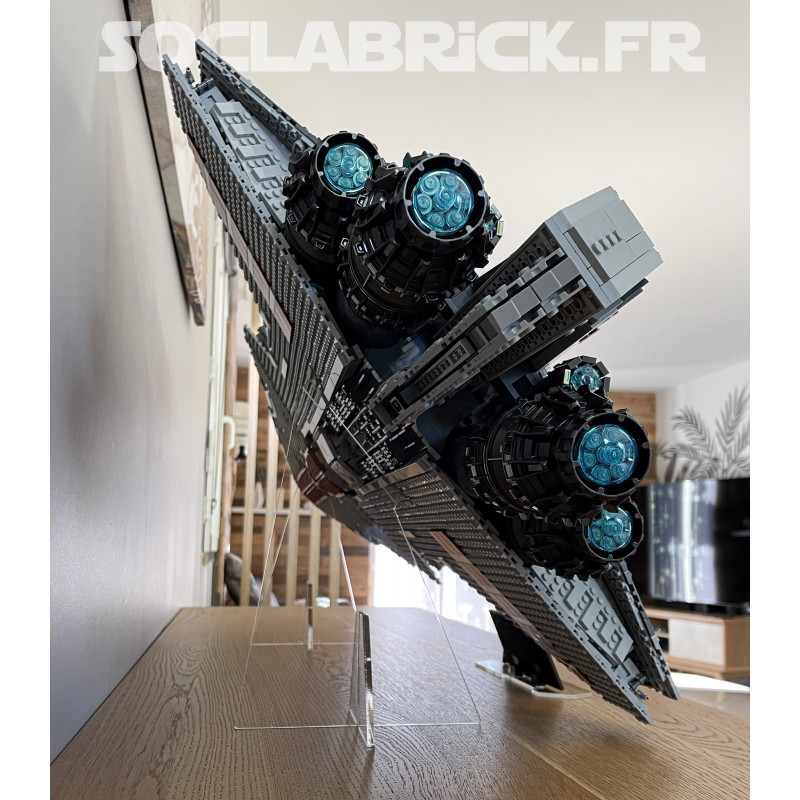 Venator UCS 75367 - On the side