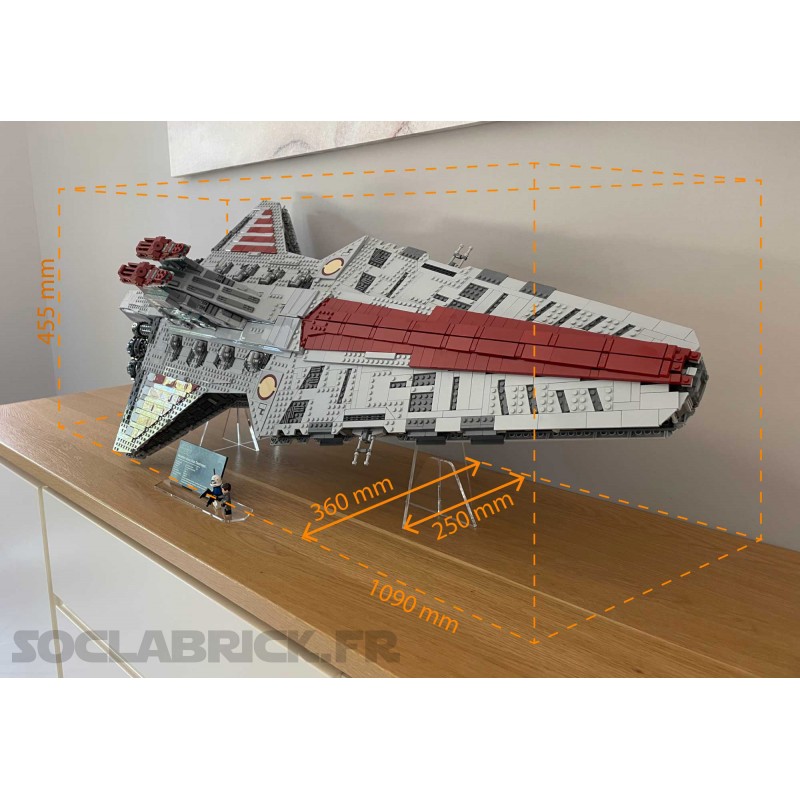 Venator UCS 75367 - On the side